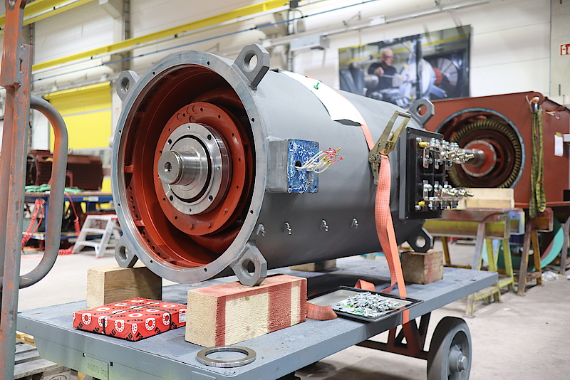 Water-cooled Bow Thruster Motors | IC71W: Menzel Motors