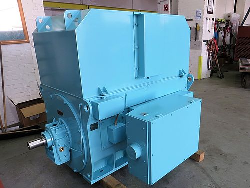 Custom high-voltage compressor motor extra-light: Menzel Motors
