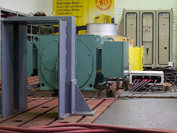 Custom high-voltage compressor motor extra-light: Menzel Motors