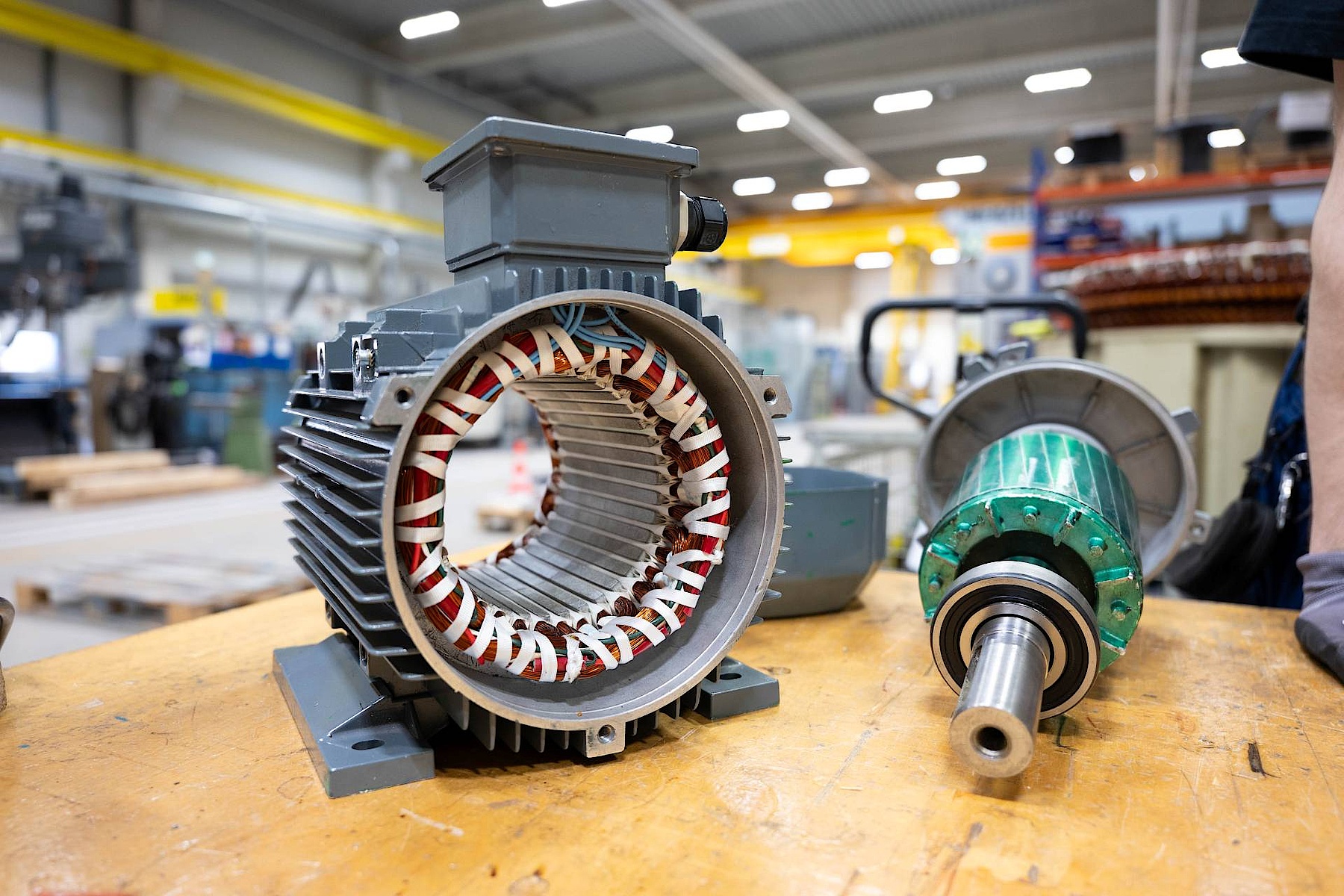 3.5-year apprenticeship as Electronics Technicians for Machinery and ...