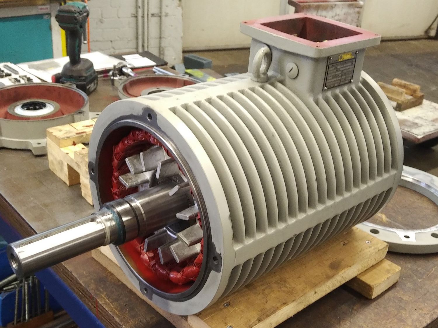 Three-phase roller table motors up to 1,000 V