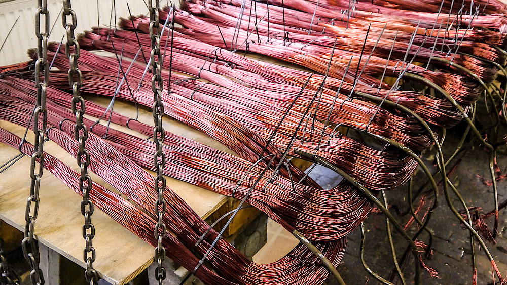 Electric motor production with high-quality windings