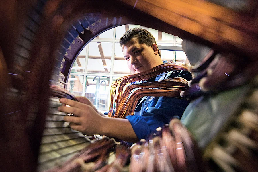 Electric motor production with high-quality windings