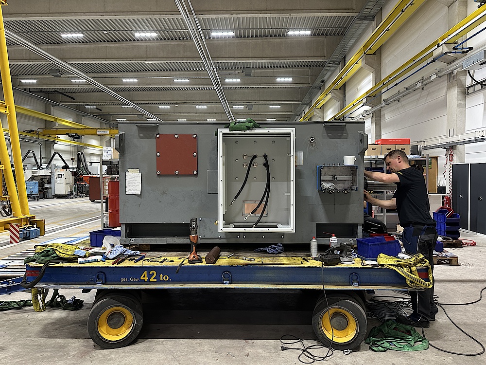 Ex-p Compressor Drive Zone 1 | 10,500 V, 3,550 kW: Menzel Motors