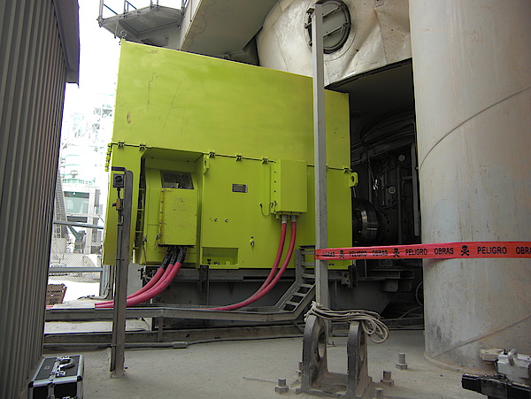 Slip ring motor for a cement mill in Peru: Menzel Motors