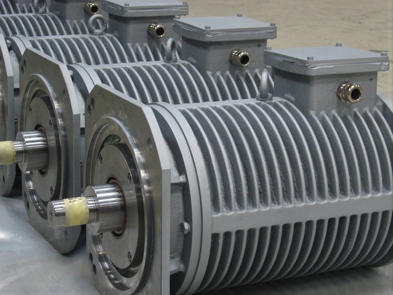 Three-phase roller table motors up to 1000 V
