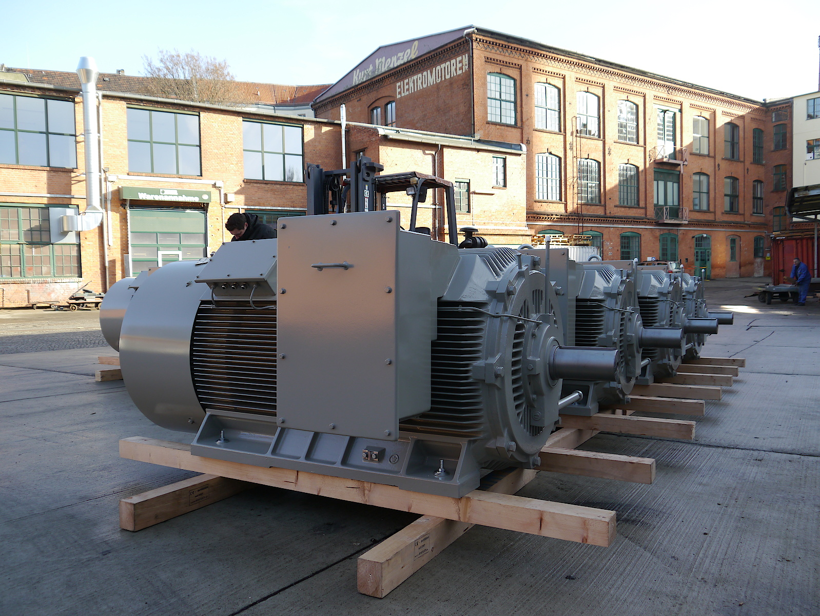 4 pole squirrel cage motors for slurry pumps: Menzel Motors