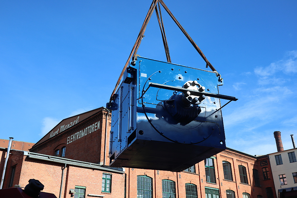 Asynchronous and synchronous generators | of up to 10 MVA