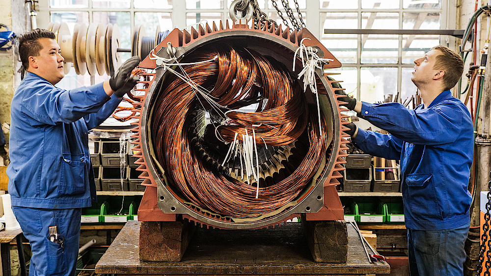 Electric motor production with high-quality windings