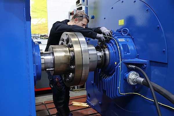 Rotating frequency converters & machine units (11 kV)