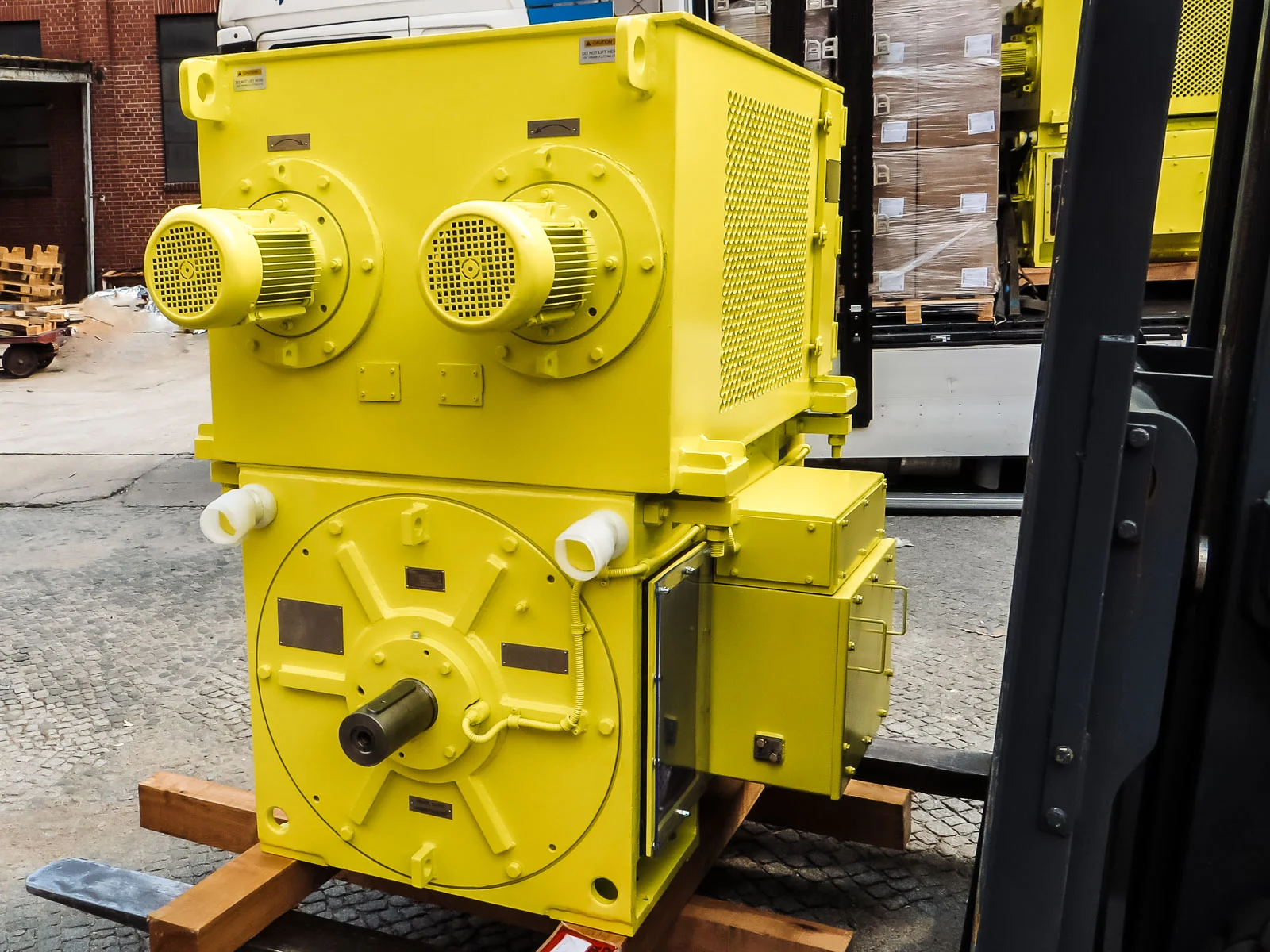 Crane duty motors: 220 V to 690 V and 10 kW to 600 kW