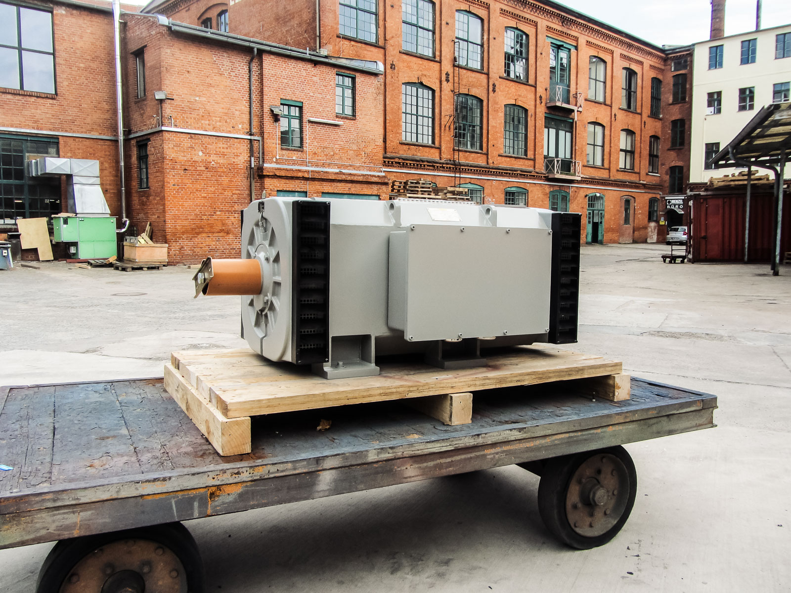 Crane duty motors: 220 V to 690 V and 10 kW to 600 kW